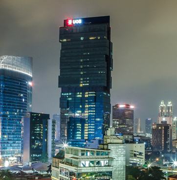 Gedung UOB Plaza salah satu gedung dengan gaya unik di Indonesia ...