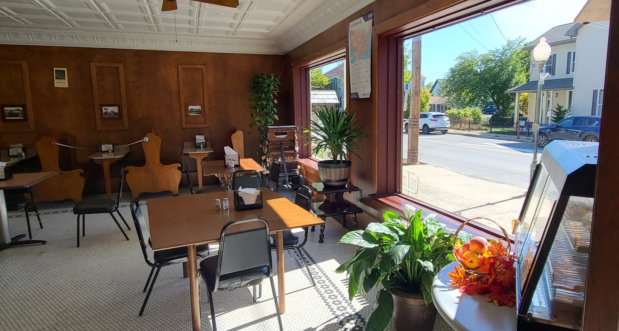 Valley Girl Views: The Dewart Country Store