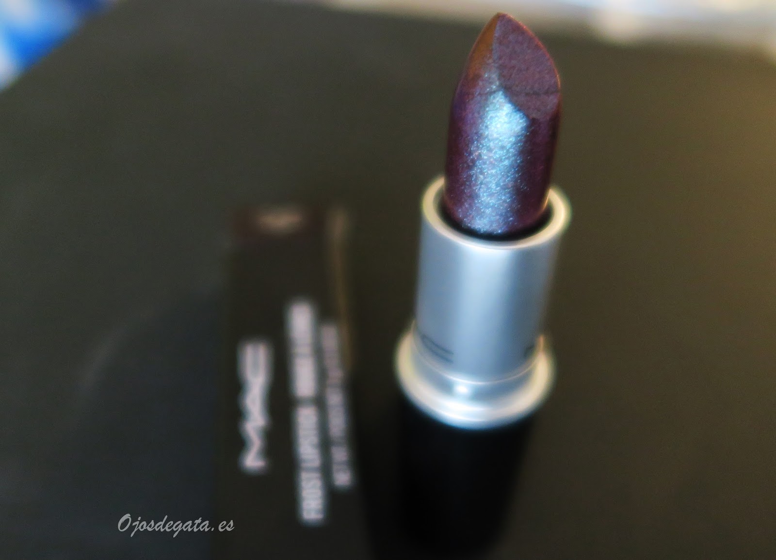 ojosdegata: Review - Labial "On and on" de MAC - New Frost lipsticks