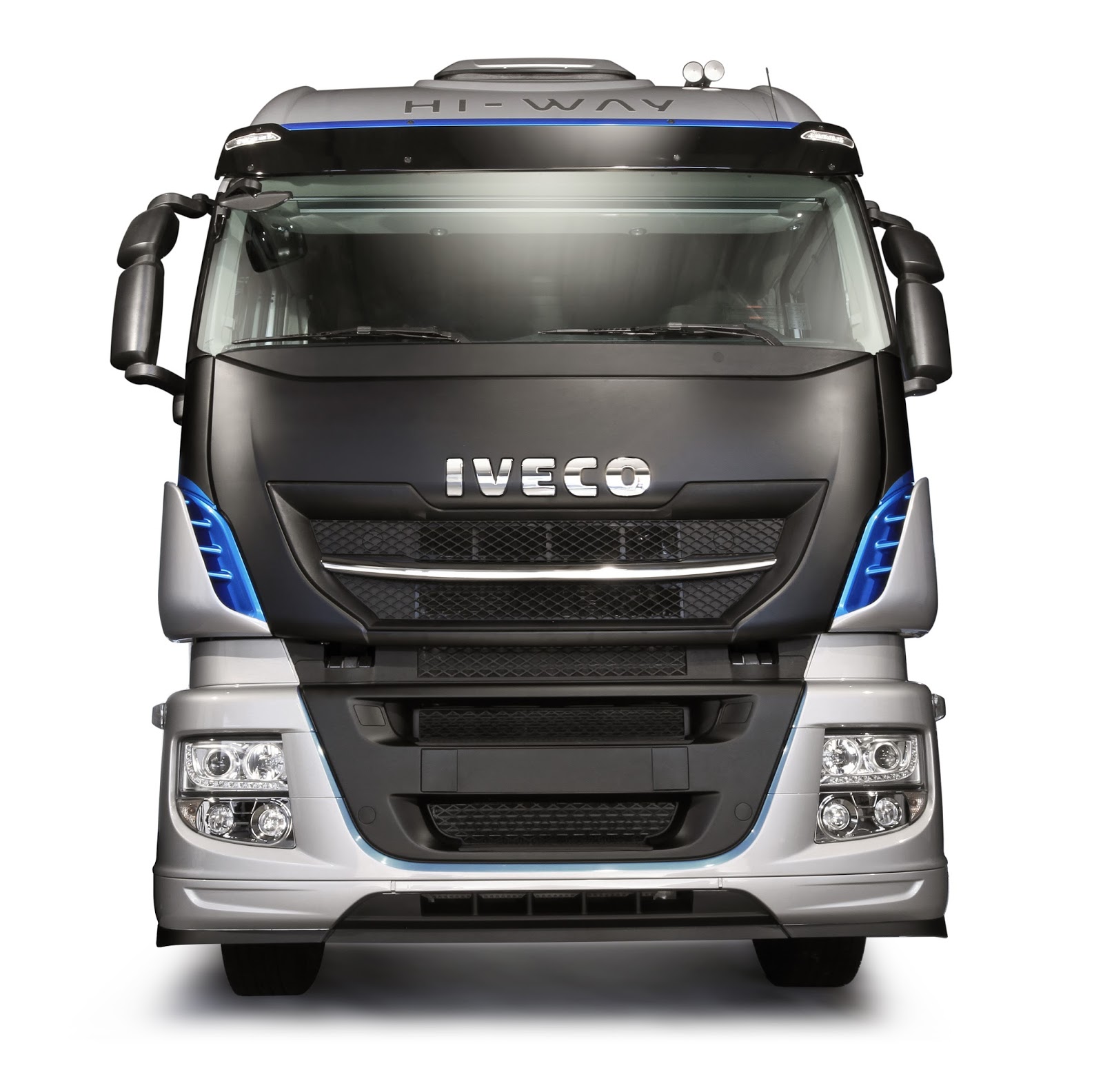 O BRASIL SOBRE RODAS: AO COMEMORAR 20 ANOS NO BRASIL, IVECO INICIA ...