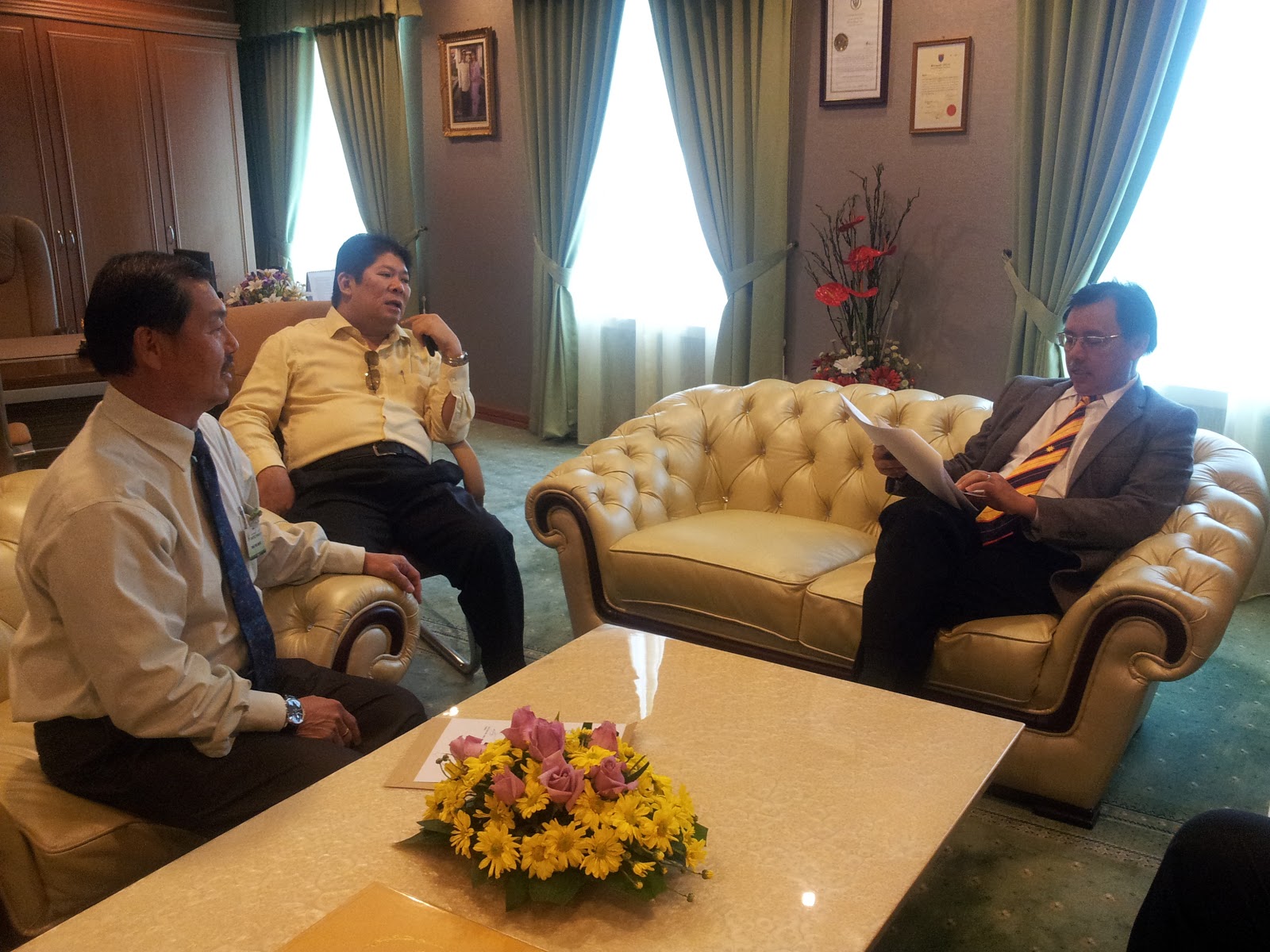 AMATEUR RADIO CLUB SARAWAK (ARCS) Official Blog: OFFICIAL VISIT TO YB ...