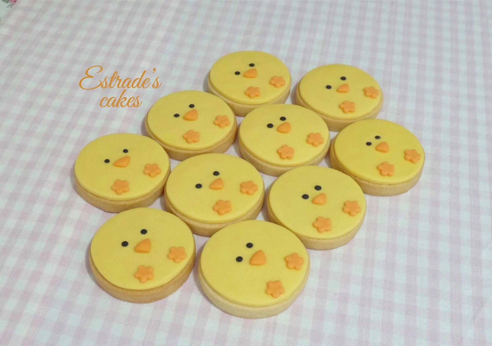 Estrade's cakes: MÁS GALLETAS INFANTILES, HOY... POLLITOS