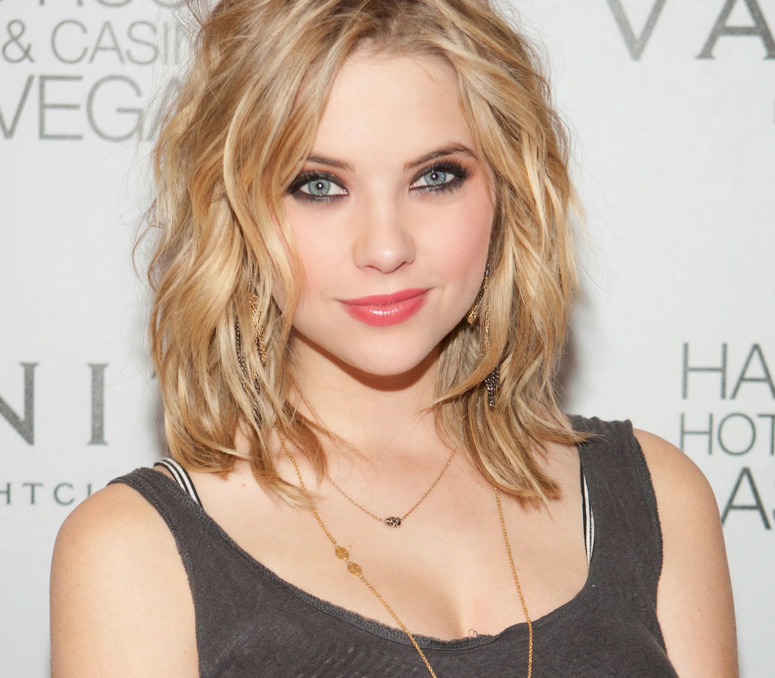 FICTION TV Presenta Ashley Benson fiction-tv-presenta-ashley-benson