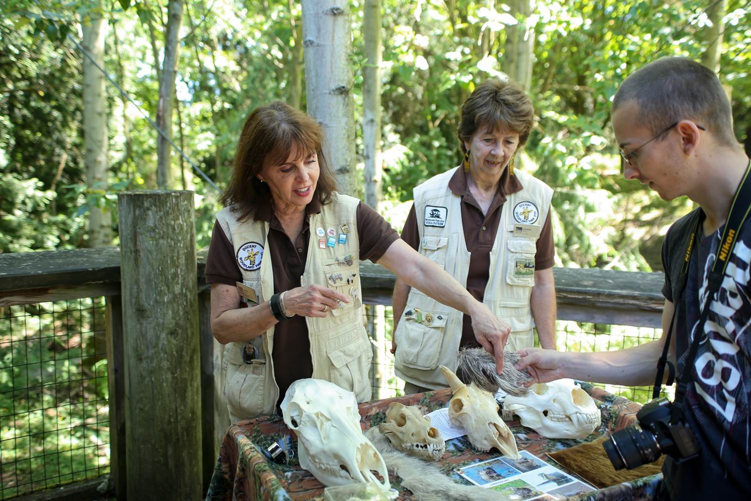High five, zoo volunteers! - Great Park Zoo