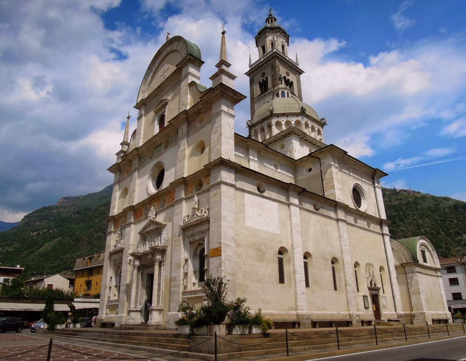 chowgypsy: Tirano and Grosio: Italian Day Trips in the Pandino