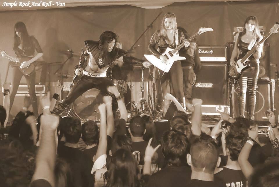 Simple Rock : 12/10 - Detonator e as Musas do Metal