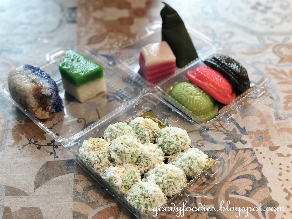 GoodyFoodies: Baba Charlie Nyonya Cake: Traditional Nyonya Kuih in Melaka