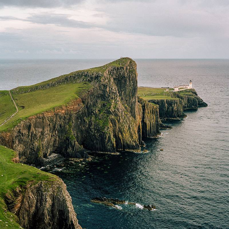 Neist Point Lighthouse on the Isle of Skye (with Photos)