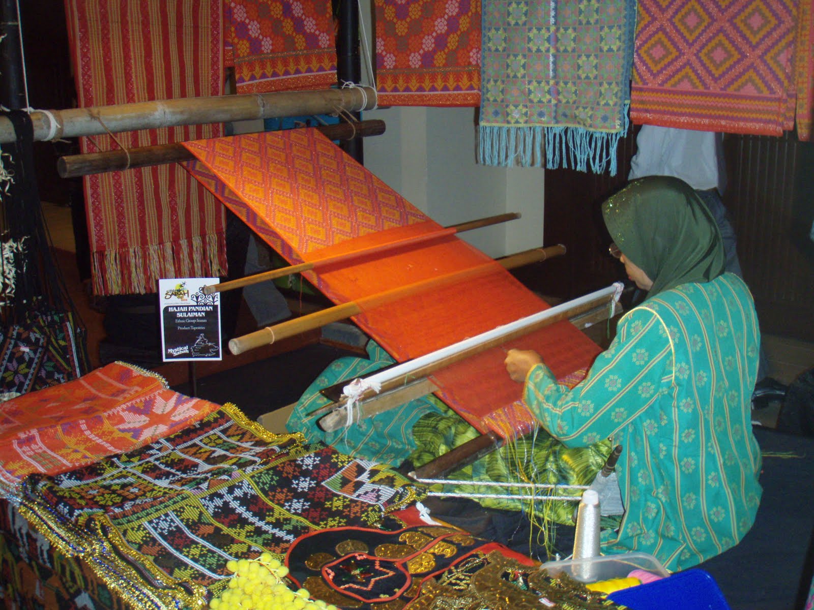 Budaya Kraf: KENALI TEKSTIL TRADISI SABAH