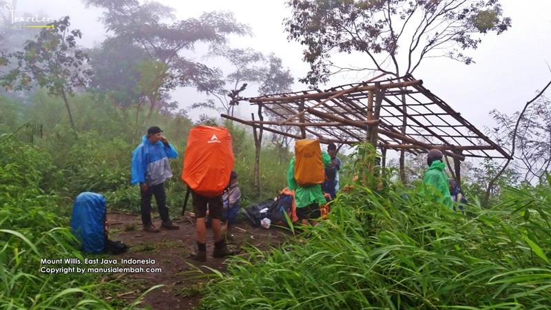 Pendakian Gunung Wilis 2.300 mdpl via Bajulan - Manusia Lembah