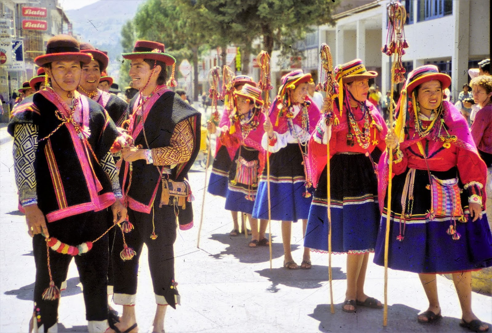 Inés y Paullu en la Historia de los HUAYLAS