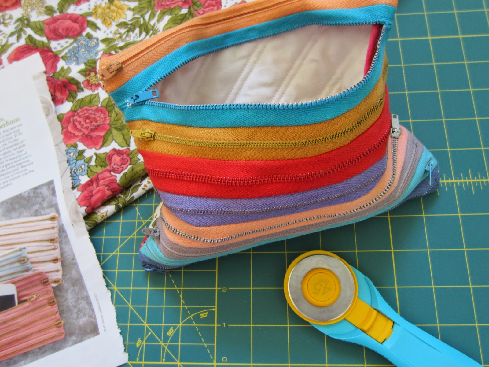 All Things Andrea: Thrift-Shop-Inspired Zip Pouch