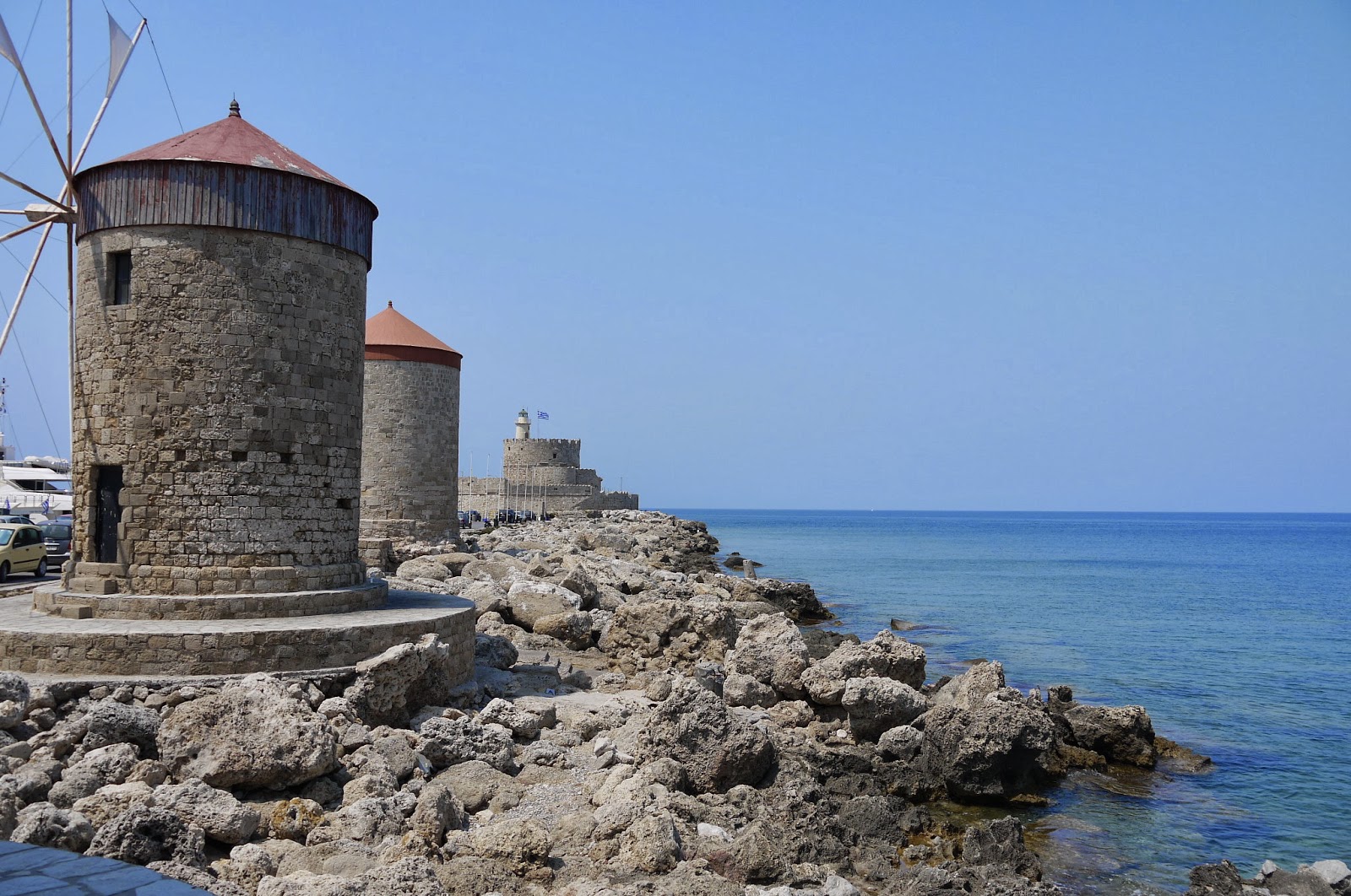 Podróżowanie jest proste: Miasto Rodos - tutaj stał Kolos Rodyjski