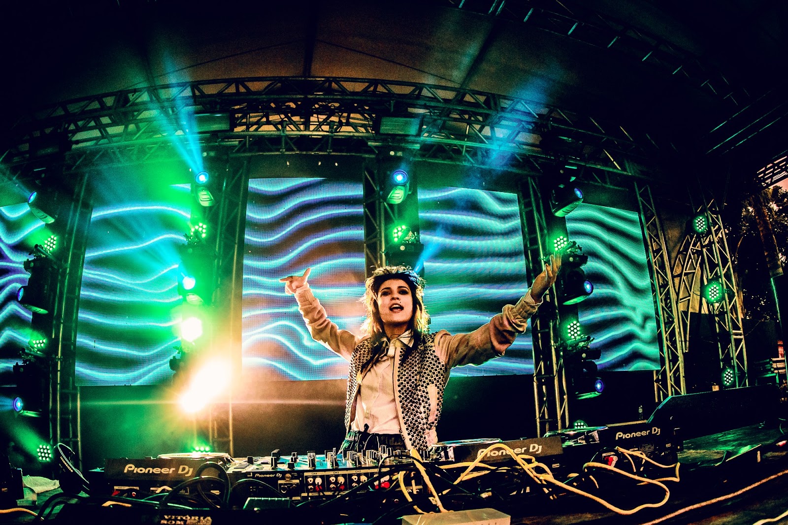 djzeroberto.blogspot.com: Dj Devochka / Destaque