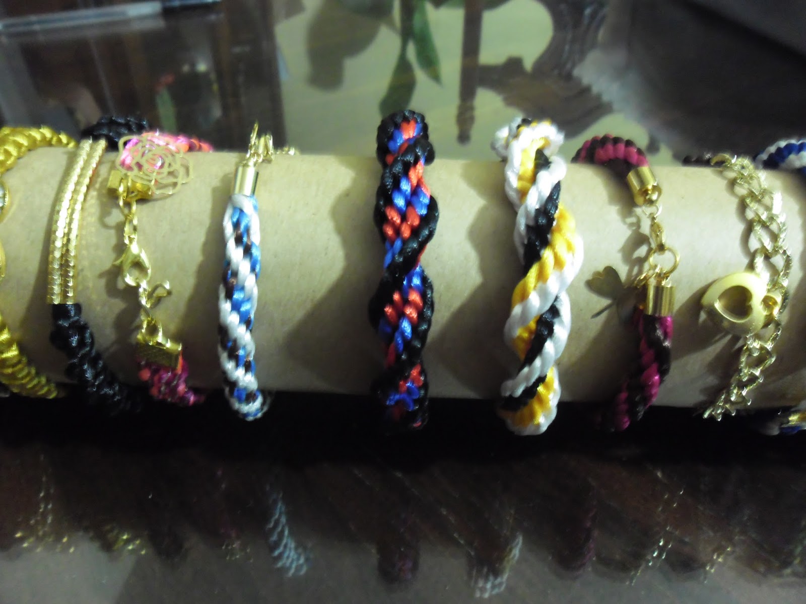 TEJIDOS ARTESANALES: Pulseras Artesanales
