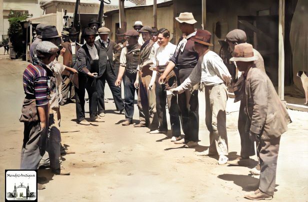 "Jugando a la Taba en el interior de un stud", 1908. | Fotos Antiguas ...