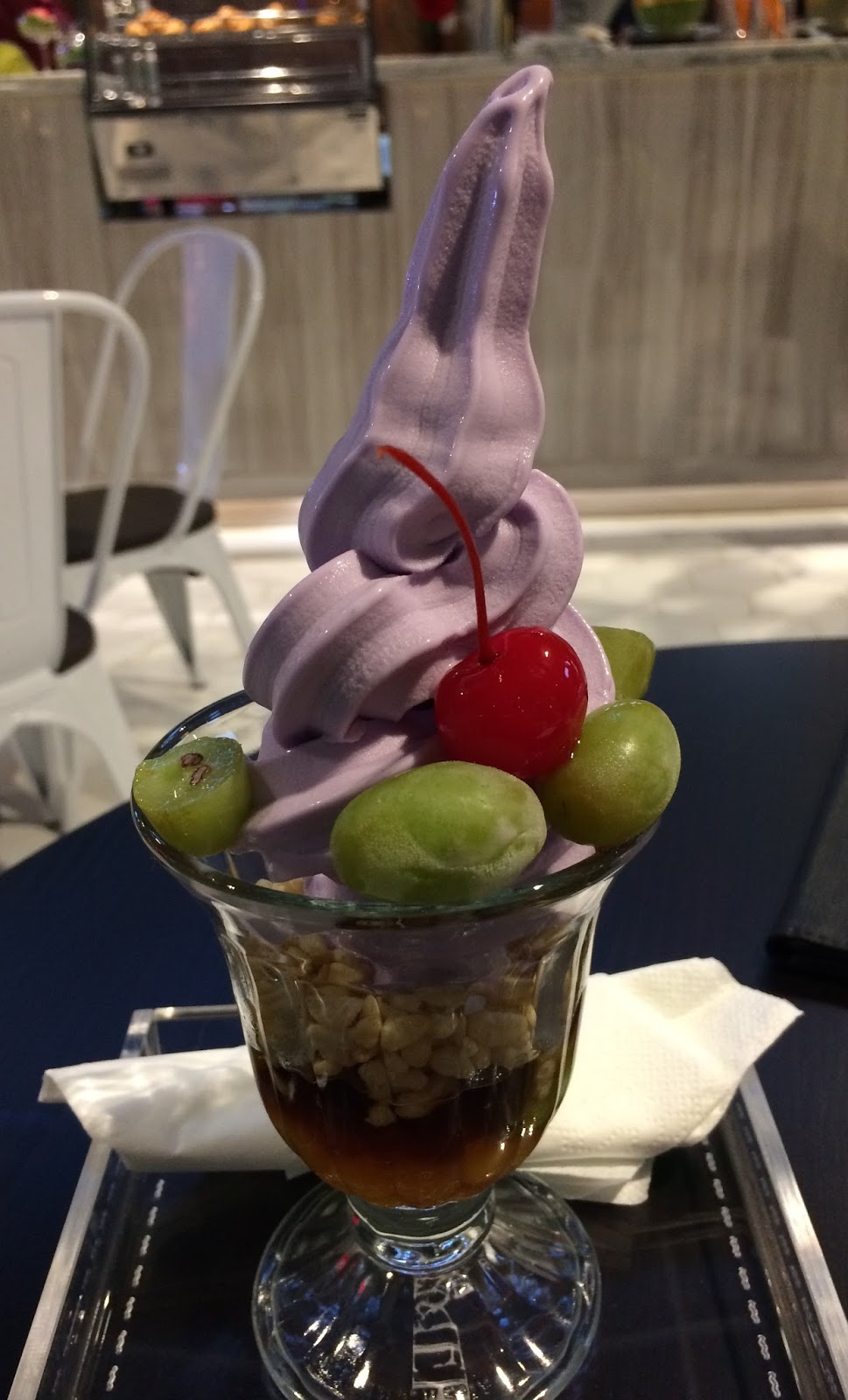Inspirasikukeni: Grand opening soft ice cream parfait di MSQ Cremeria (***)