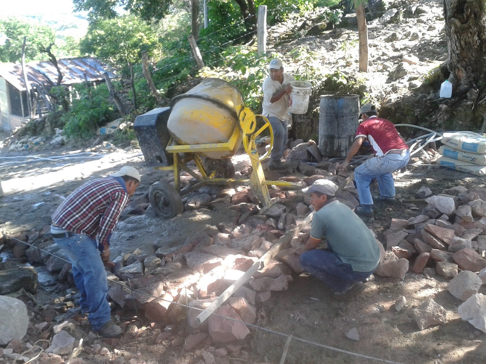 ARAUJO CONSTRUCCIONES S.A. DE C.V.: ETAPA N° 2 " Proyecto Empedrado ...