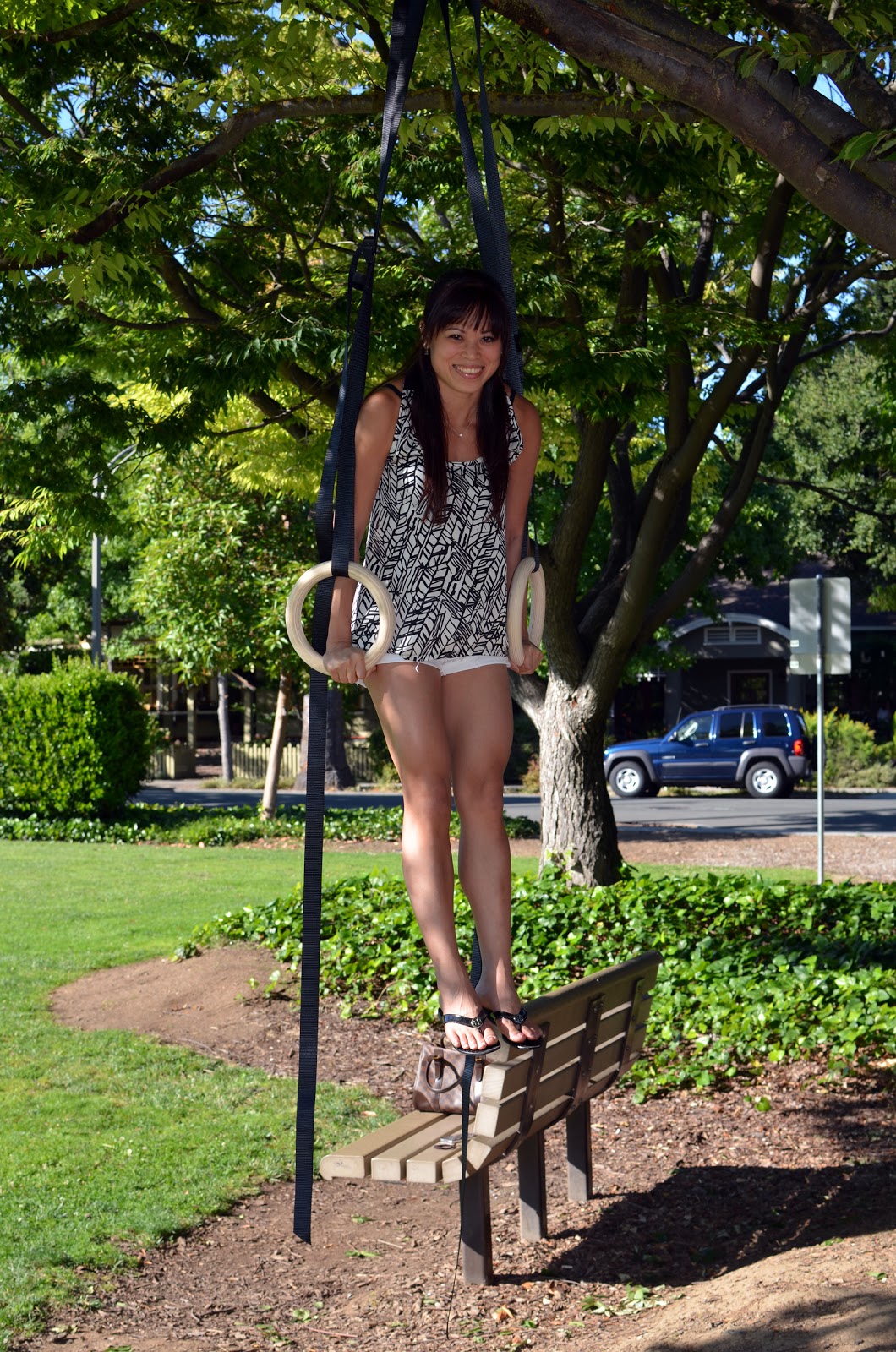 Jes' CrossFit Blog: Muscle Ups at the Park!