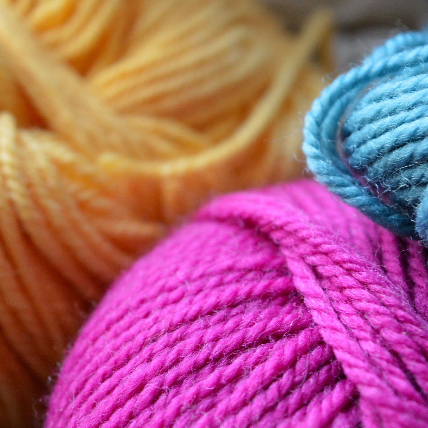 mrsbrownmakes...: Commitment and tangled yarn...