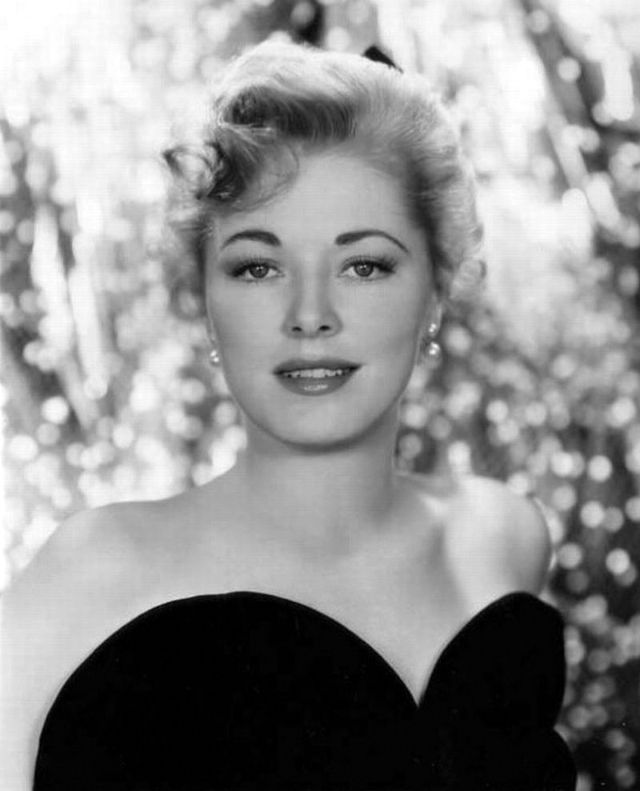 Woman of a Thousand Faces: Glamorous Photos of Eleanor Parker in the ...