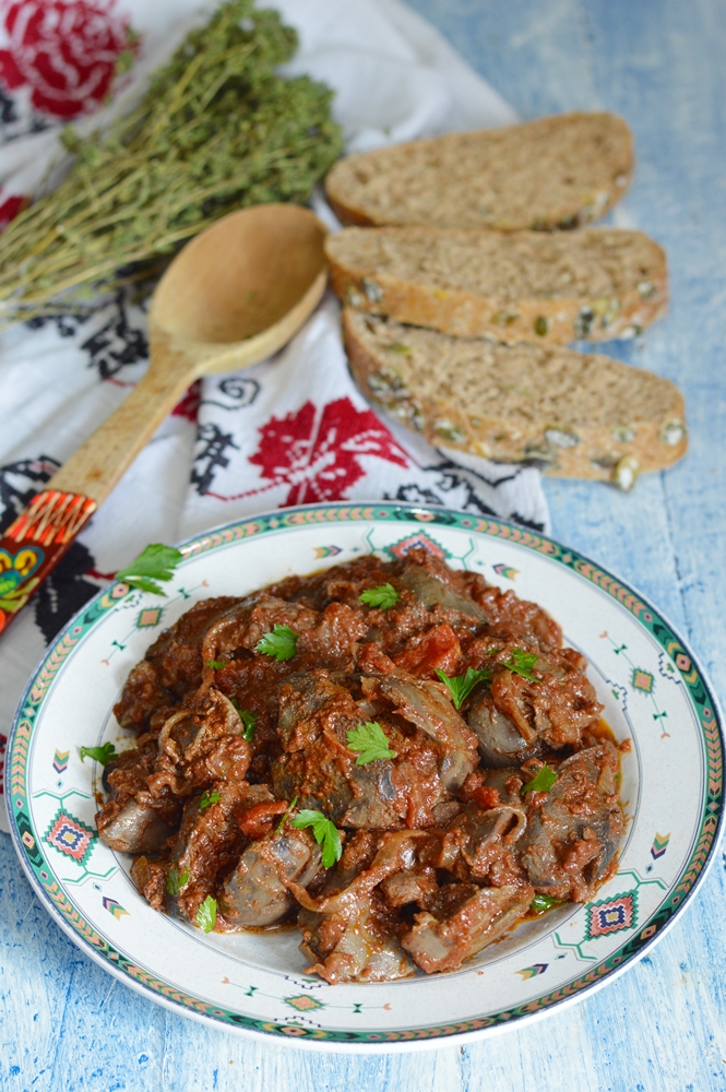 Ficatei de pui in sos de ceapa - CAIETUL CU RETETE