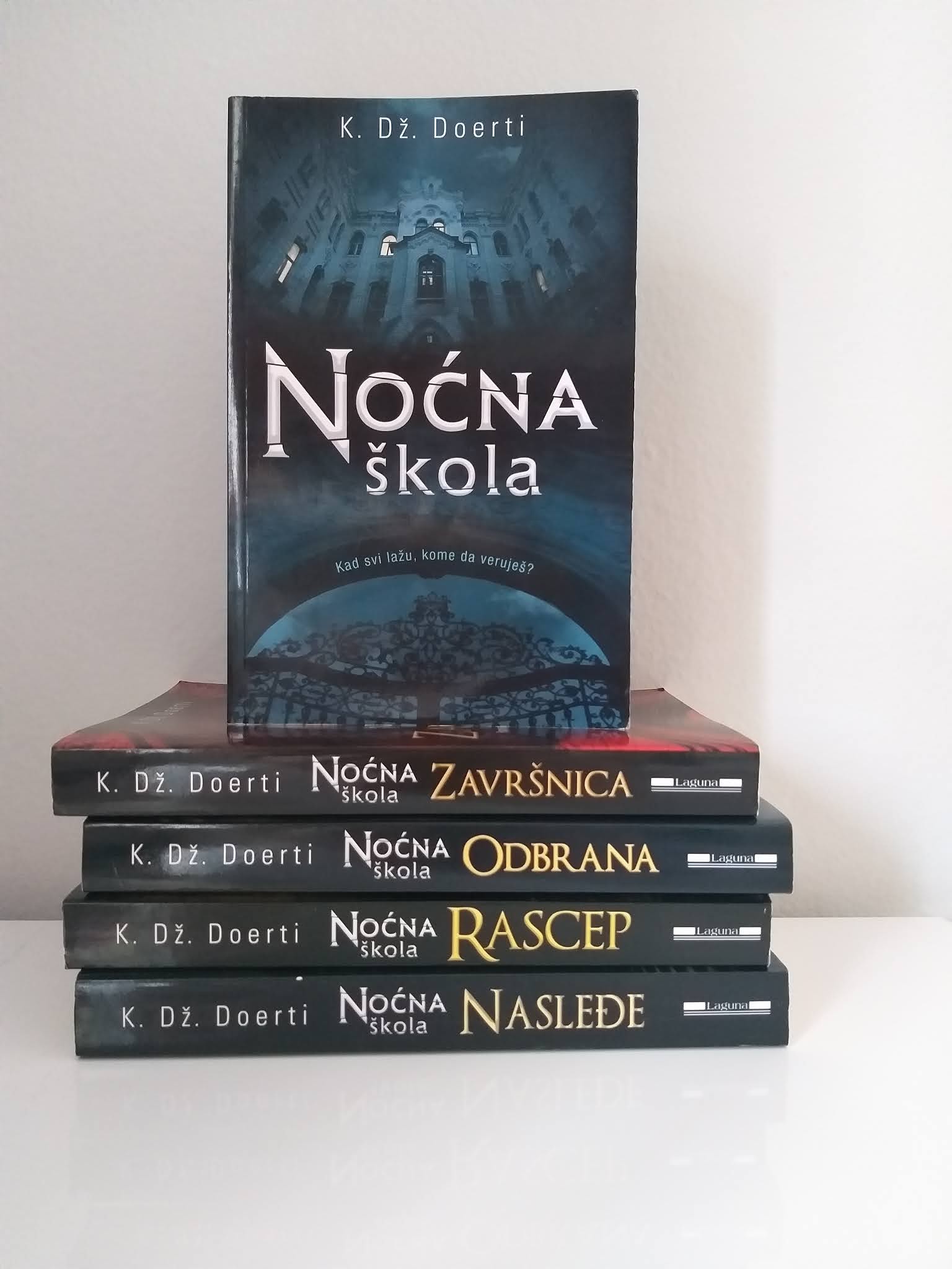 "Noćna škola" (ceo serijal) - K. DŽ. Doerti