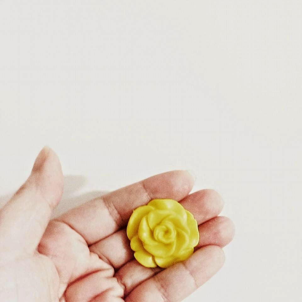 a simple person with a simple passion.: Of Air Dry Clay and Paper Roses.