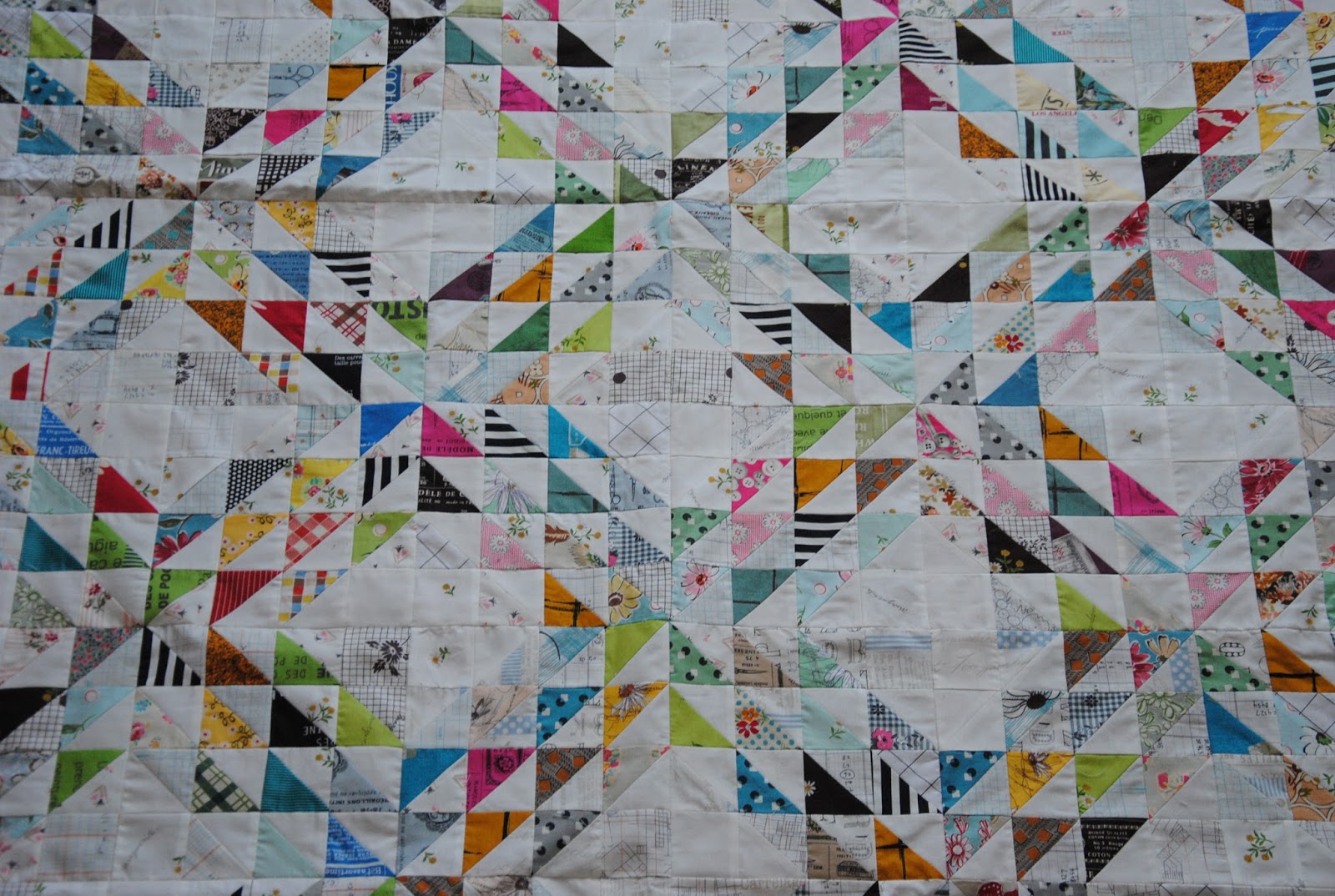 1/4" mark: Ocean Wave Quilt in Scrappy Style + quick tutorial