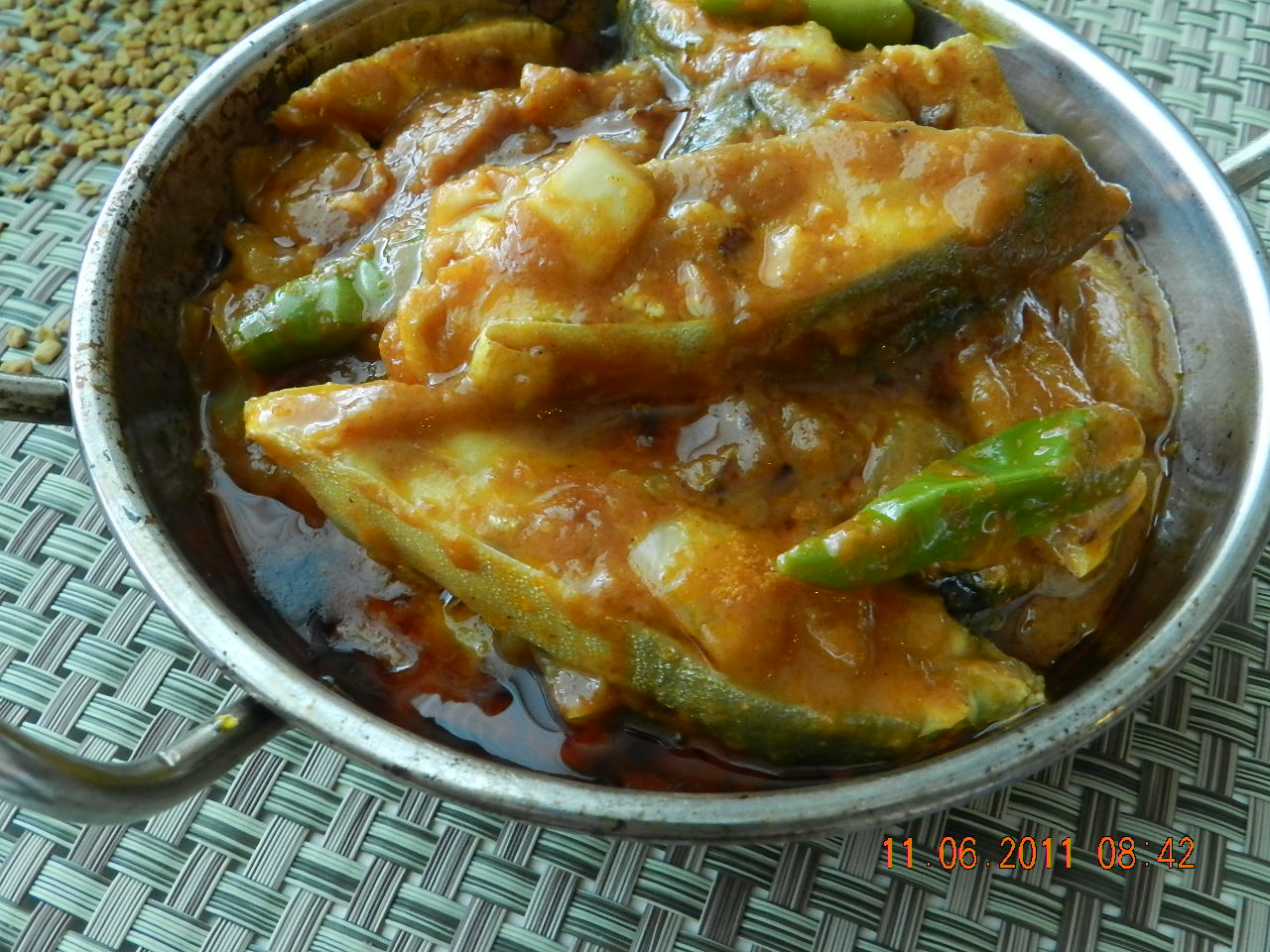 Raajis kitchen: Andhra special Chepala pulusu/Fish puli