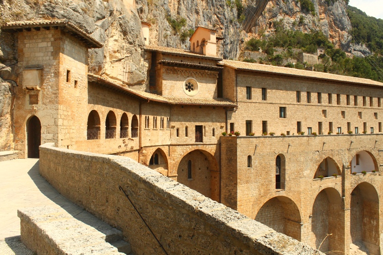 Let's Blog: SAINT BENEDICT'S MONASTERY AND THE SACRO SPECO