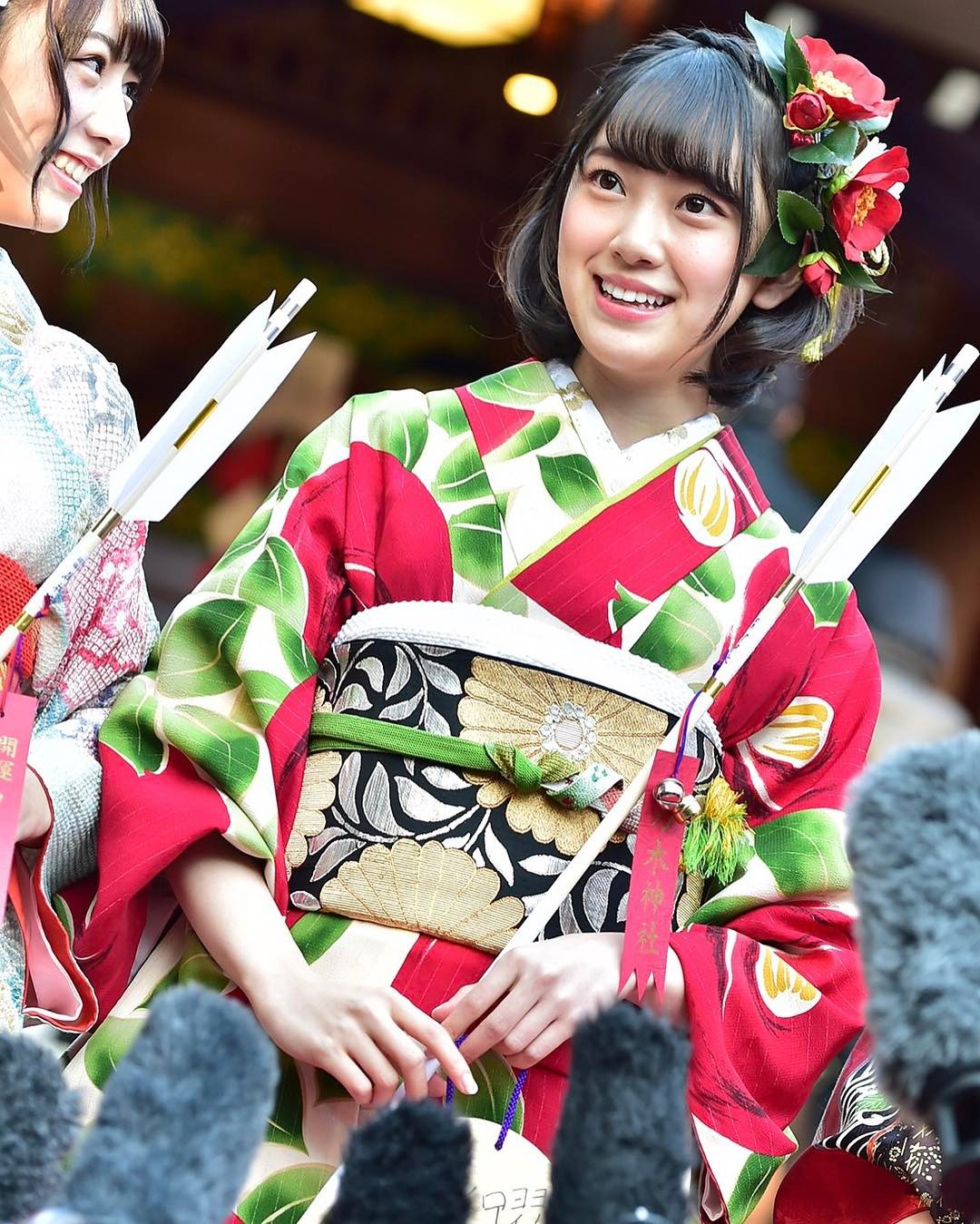 Nao Kanzaki and a few friends: Nogizaka46: The opulent 'Miona Hori post ...