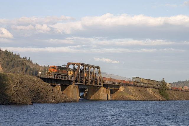 Industrial History: BNSF $15m Bridge Replacement over Little White ...