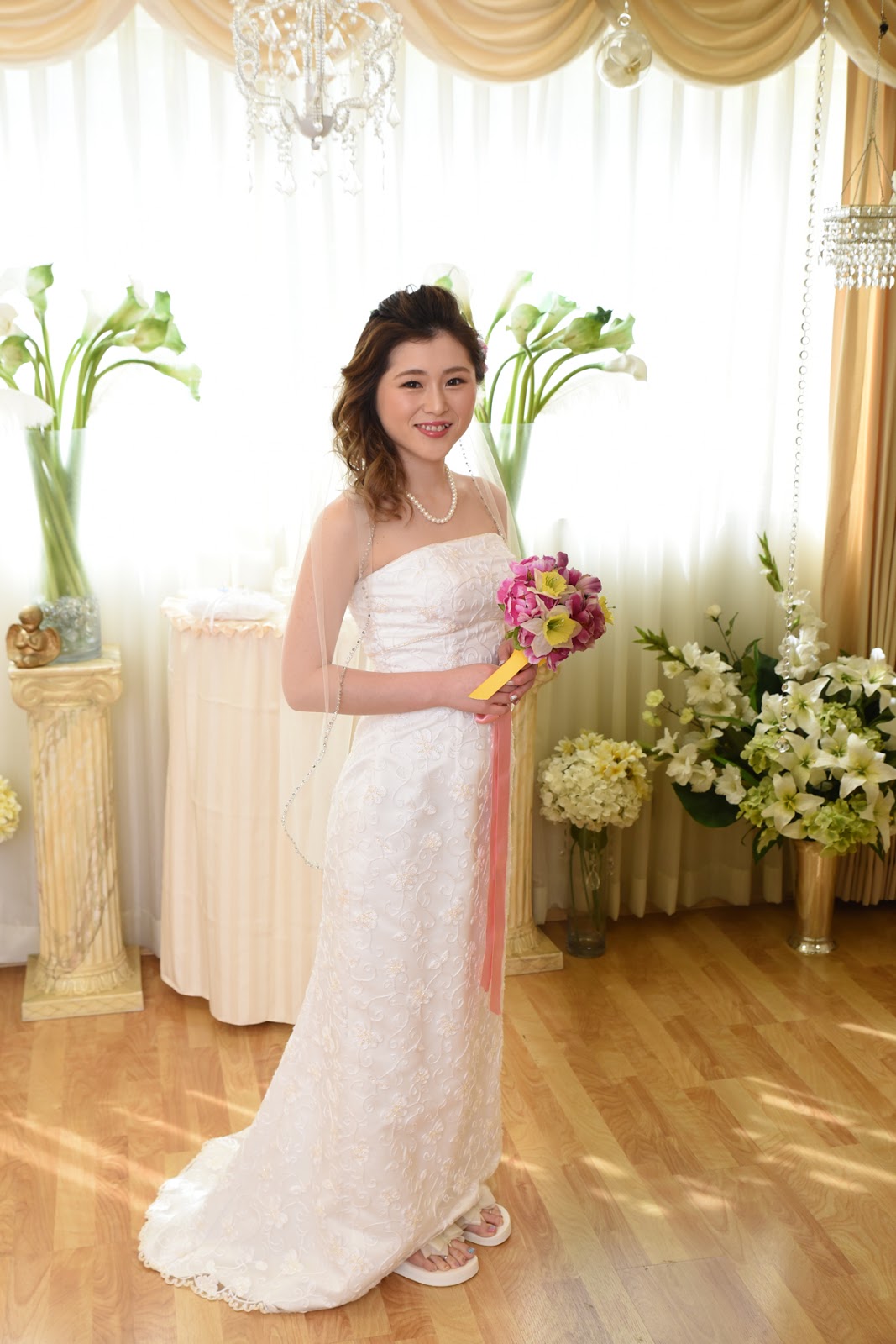 Hawaii Wedding Chapel: Bride & Groom Portraits