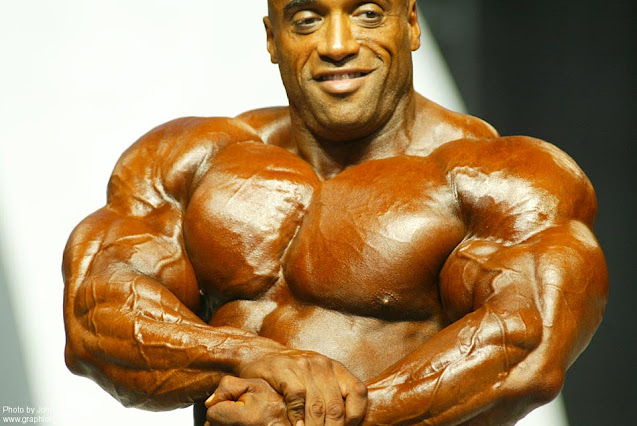 Muscle Lover: American IFBB Pro bodybuilder Dennis James "The Menace" (2)