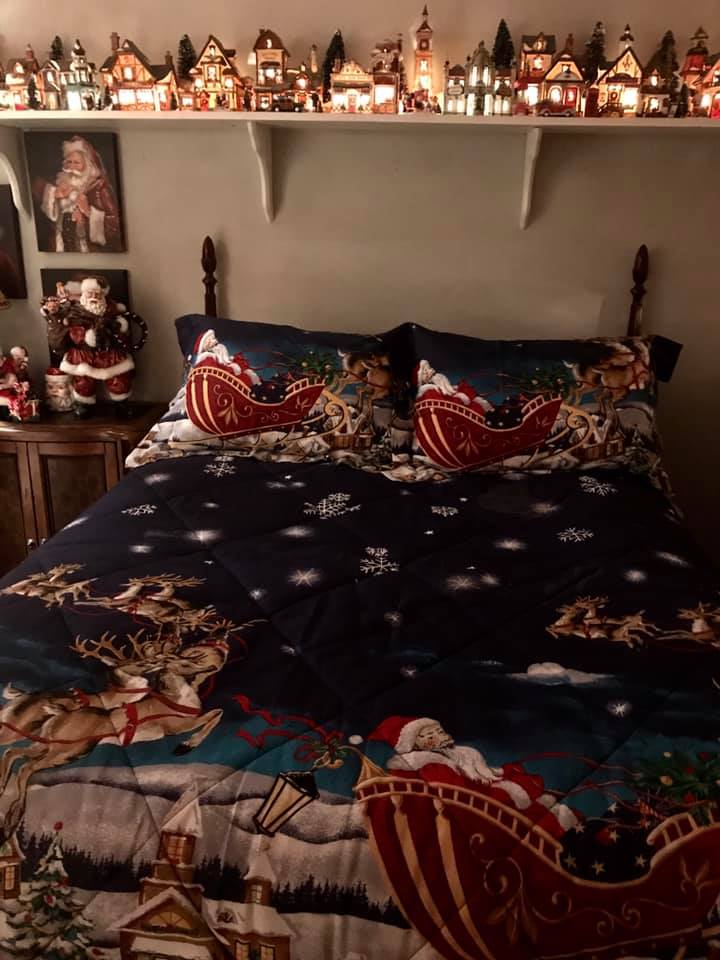 Linda's Life Journal: Tuesday and Wednesday....and a Tour of Santa's ...