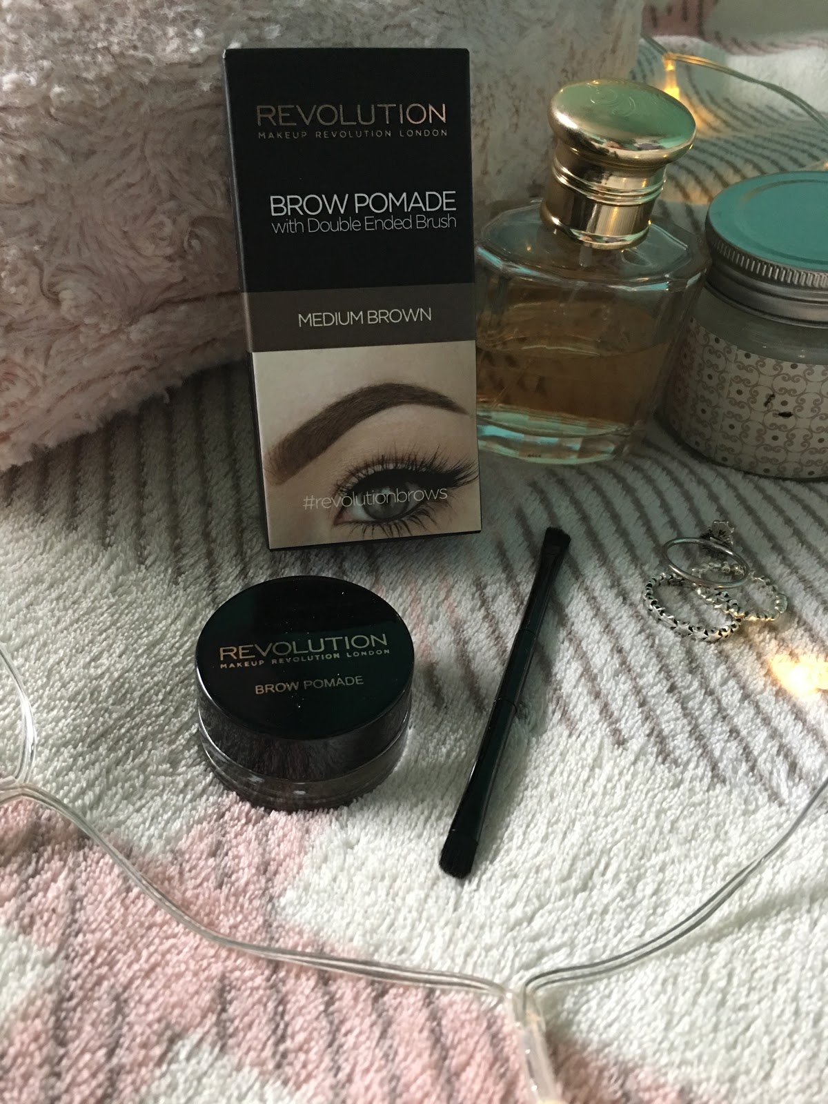 REVOLUTION BROW POMADE REVIEW - JUELOOK
