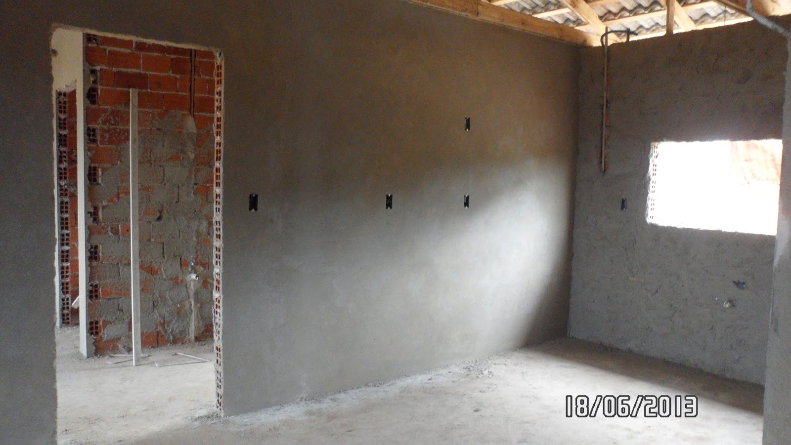 Um sonho em forma de casa! : Reboco Externo Concluído