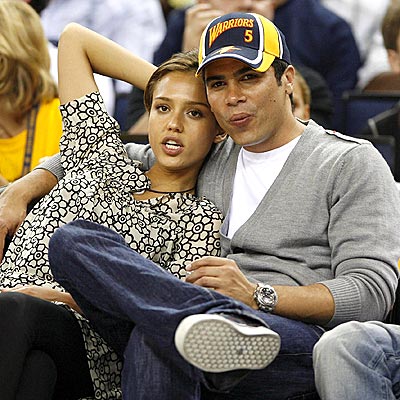 Hollywoodsand: Jessica Alba With Boyfriend Cash Warren