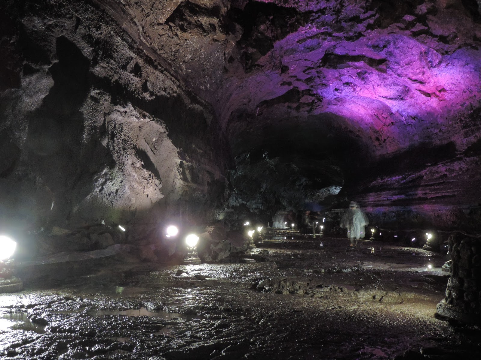 Travel with Kevin and Ruth: Lava tubes and volcano craters
