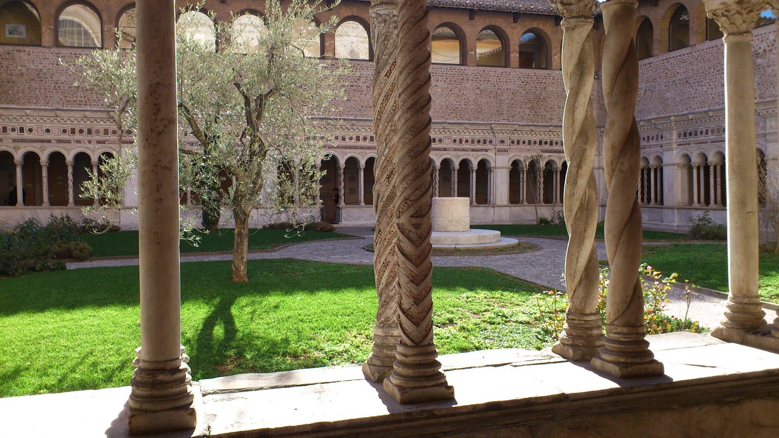 elioarte: ROMA Sann Giovanni in Laterano e Il Chiostro