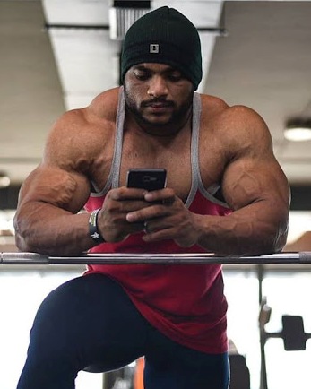 world bodybuilders pictures: utter pardesh bodybuilder Juber Shaikh