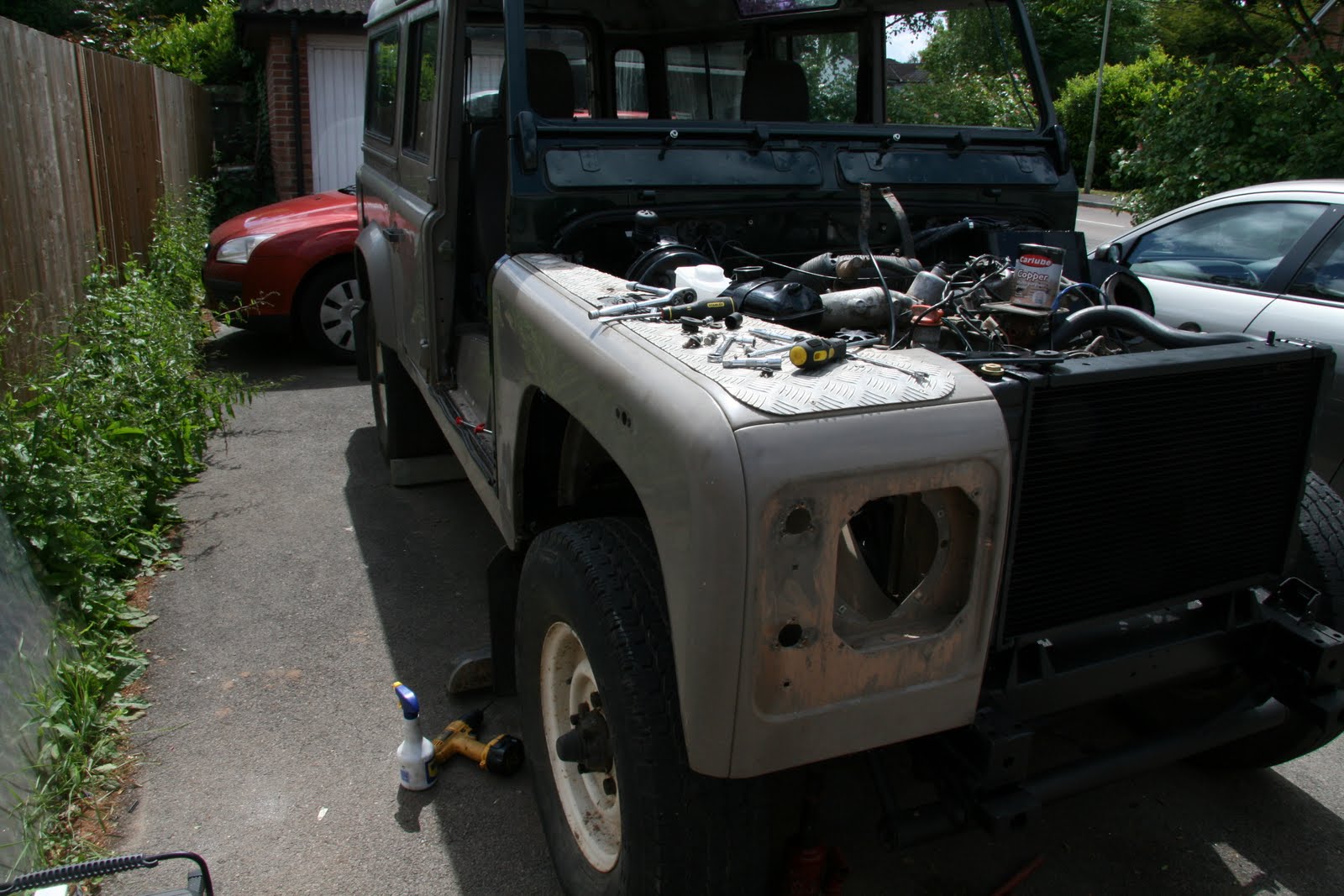 Defender 110 3.5L V8 1991: Bulkhead swap nearly finished