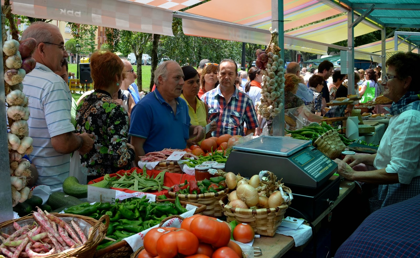 Cármenes 2014 | Miles de personas acuden a la feria agrícola