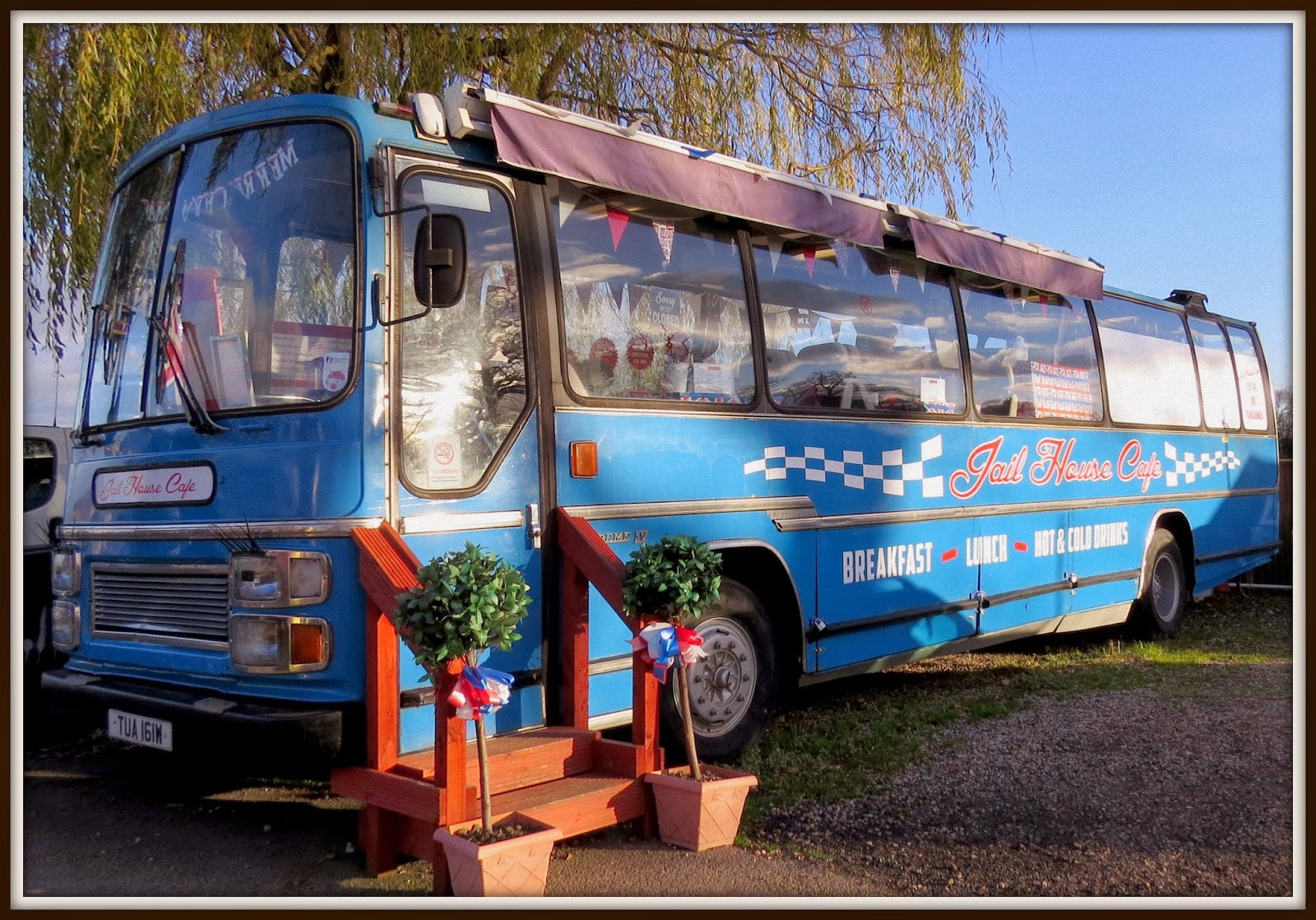 Grandma P's Ramblings Through Life: Jail House Cafe. Ifield Wood.