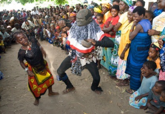 Mapiko: Uma manifestação cultural maconde que identifica Moçambique ...