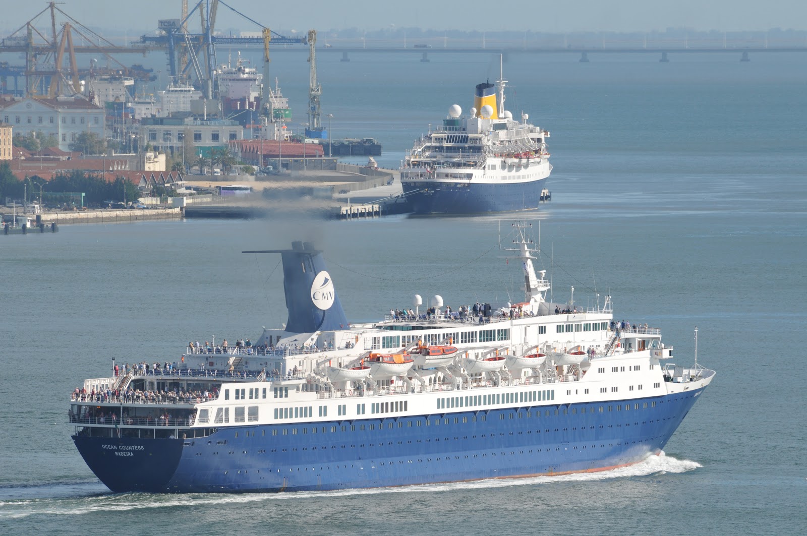 SHIPS & THE SEA - BLOGUE dos NAVIOS e do MAR: OCEAN COUNTESS em Lisboa