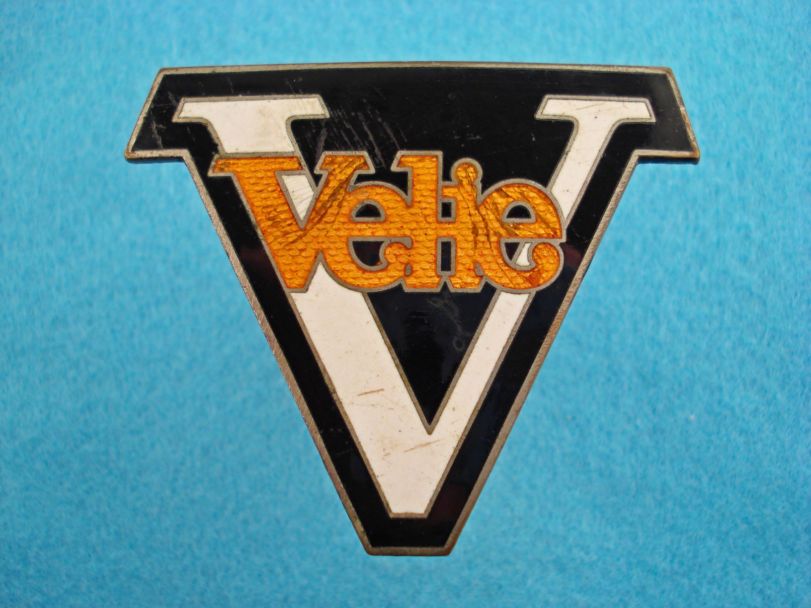 American Auto Emblems: VELIE