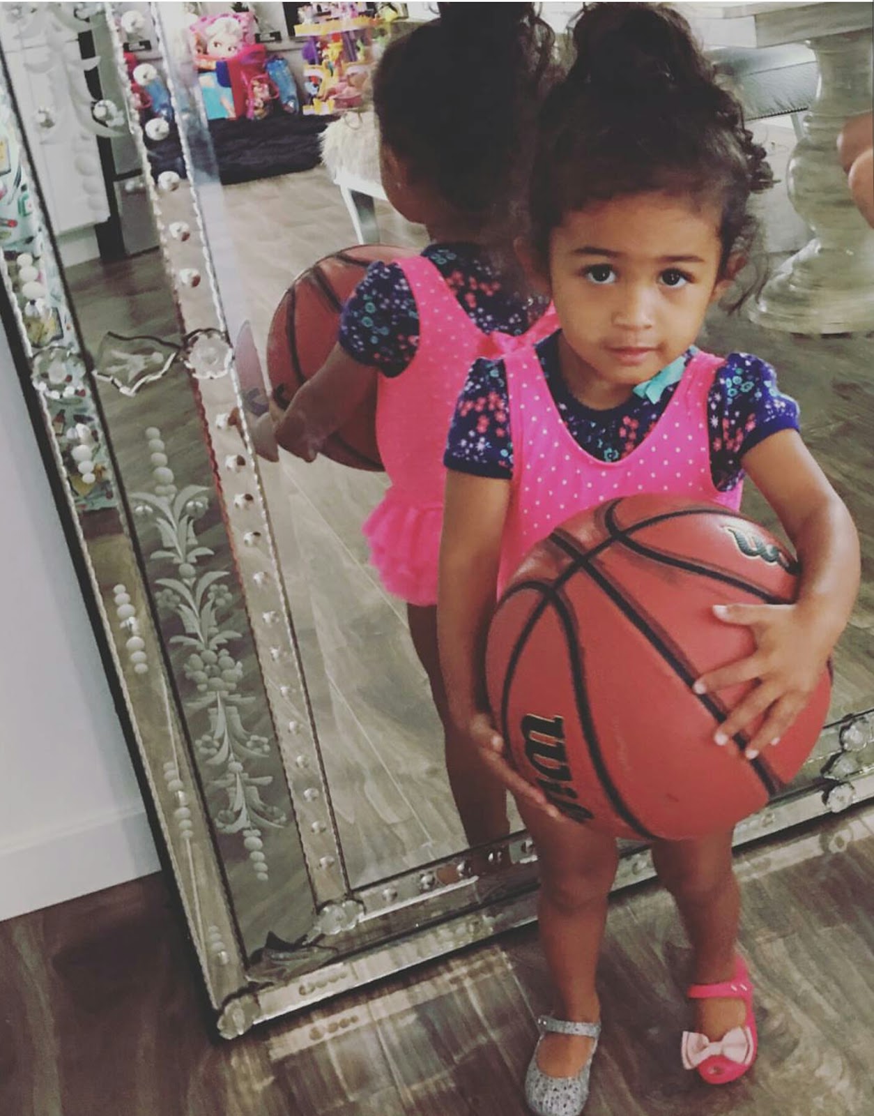 ThankgodsBlog.com: Chris Brown shares adorable photo of his daughter ... ThankgodsBlog.com: Chris Brown shares adorable photo of his daughter ...