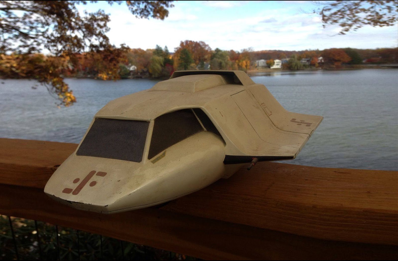 Realm Of Retro : V (1983)